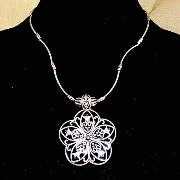 Karen Kettering Designs | Jewelry | Beautiful Flower Design Necklace 9 ...